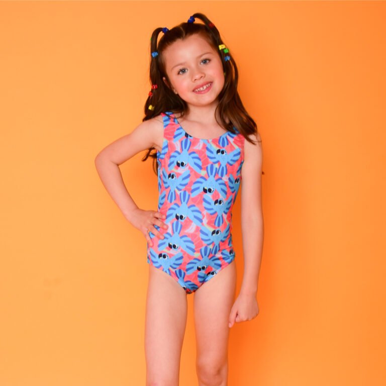 Maiô Magah Infantil Fernanda Arara Azul Magah Beachwear