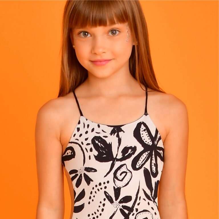 Maiô Magah Infantil Mari Dupla Face Floral P&B – Magah Beachwear